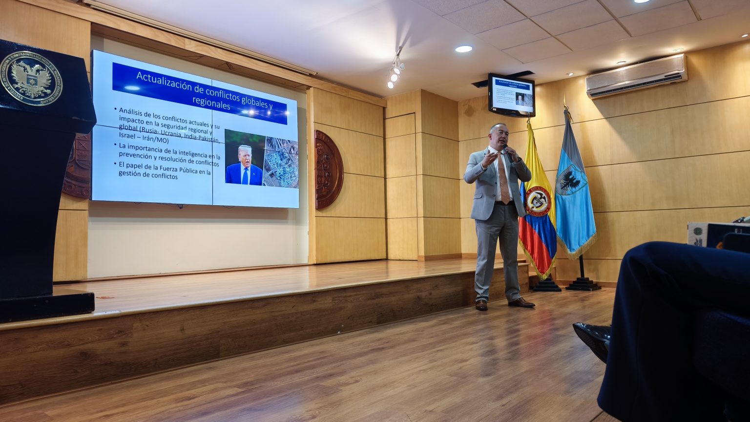 Primer Congreso de Escuelas de Inteligencia - Escuela de Inteligencia y ...